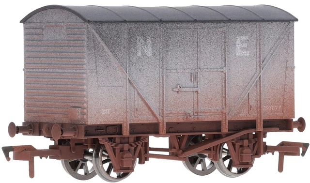 4F-016-006 DAPOL OO Gauge Banana Van NE 158677 - Weathered (Pre-Owned ...