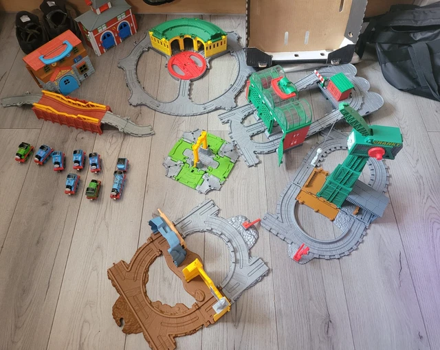 THOMAS THE TANK Engine Take Along Thomas Station, cranky , engine wash ...