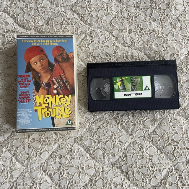 MONKEY TROUBLE VHS Thora Birch 1994 Monkey Trouble Movie Video Tape £4. ...