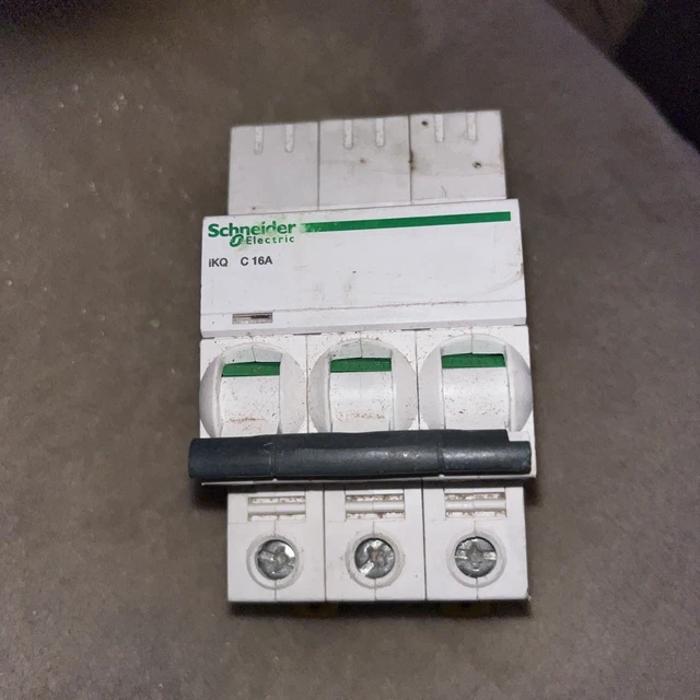 SCHNEIDER IKQE 16 Amp Triple Pole MCB 16A C16 iKQ KQE TP 3P Curve C VAT INCL £7.48 - PicClick UK