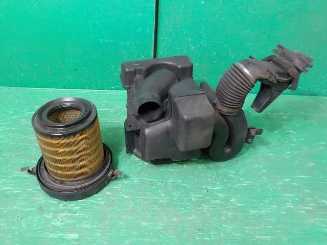 MITSUBISHI FUSO CANTER Guts Air Cleaner Assembly ME402621/ME402185 ...