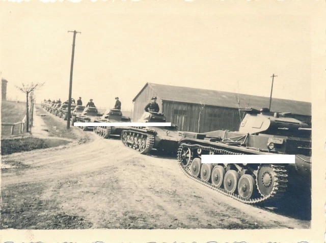 PANZER DIVISION AUFMARSCH PZ I und II lange Kolonne WK II EUR 10,99 ...