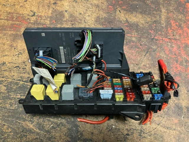 MERCEDES SPRINTER W906 2008-2014// Sam Control Unit Fuse Box ...