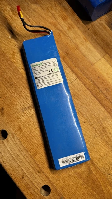 E-SCOOTER ERSATZAKKU BATTERIE 5 AH 25,2v Scooter S1-7S2P-CB50 (18) EUR ...