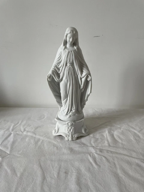 STATUE DE LA Sainte Vierge Marie. Biscuits. 28 Cm Signé M & P EUR 20,00 ...