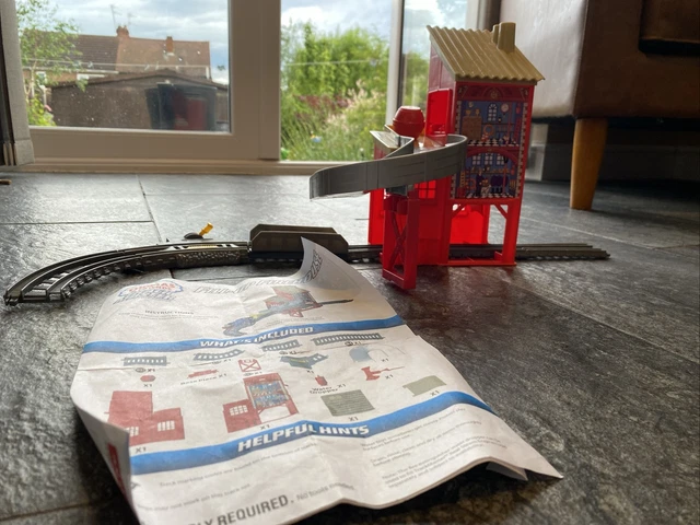 THOMAS AND FRIENDS Trackmaster Fill-Up Firehouse add-on pack £10.50 ...