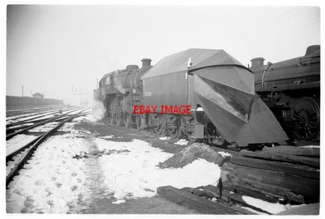 PHOTO BR Standard Loco And Snow Plough Ds 70295 Basingstoke Shed 6--3 ...
