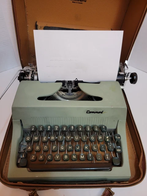 VINTAGE COMMODORE TYPEWRITER with Case Made In Canada $179.97 - PicClick CA