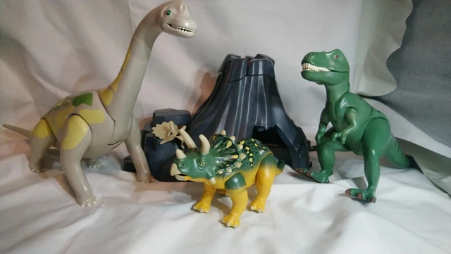 PLAYMOBIL VOLCANO AND Dinosaurs T-rex, Brachiosaurus and Triceratops ...