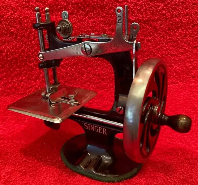Antique Sewing Machine Singer Model 20 Miniature 1910 Vgc 68 £299 99