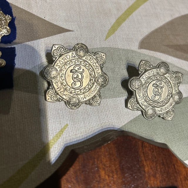 IRISH POLICE GARDA Cap Badges And Plaque Etc £23.00 - PicClick UK