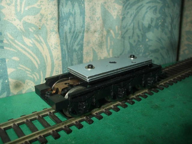 HORNBY GWR CASTLE OR KING CLASS COLLETT TENDER CHASSIS-No.4 (or ...