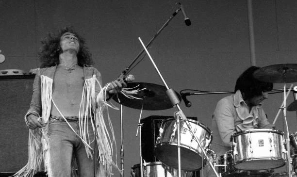 ROGER DALTREY SINGER of The Who in concert at the Isle of Wight on- Old ...