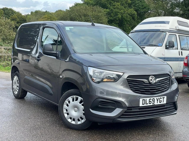 2020 VAUXHALL COMBO 2000 1.5 Turbo D 100ps H1 Sportive Van + ULEZ + A/C ...