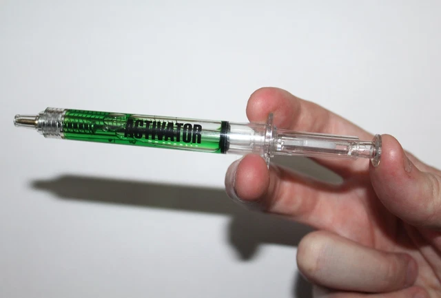 THE SUBSTANCE - Green Activator Syringe Pen - Movie Promo - 2024 £9.99 ...