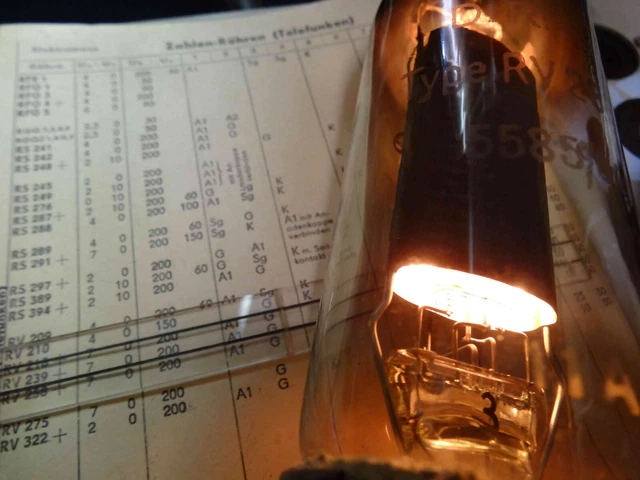 KRAFTVERSTÄRKERRÖHRE RÖHRE TELEFUNKEN RV239 RV 239 tube valve geprüft ...