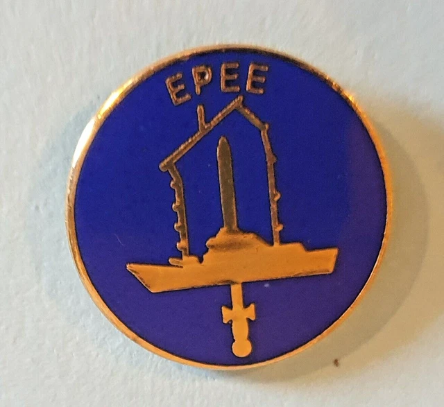 PIN'S EXCLUSIF : Insigne Épée d'Or de la Marine - Élégance et Fièrté ...