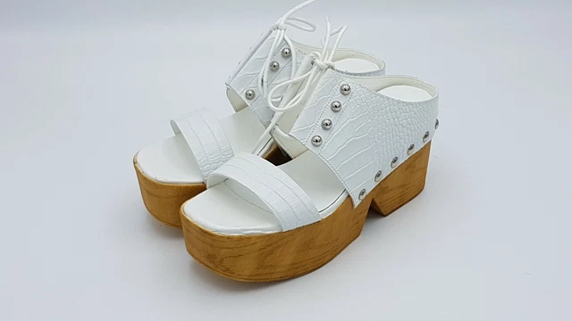 SCARPE DONNA CULT CLE102900 bianco sandalo bianco con zeppa in legno ...