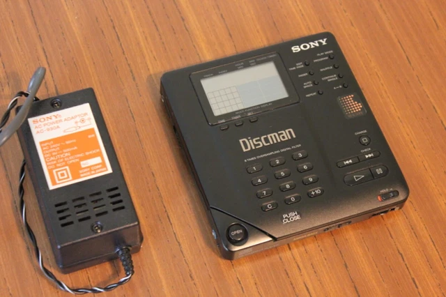 VINTAGE SONY D-350 Discman Portable CD Player With Original Charger ...