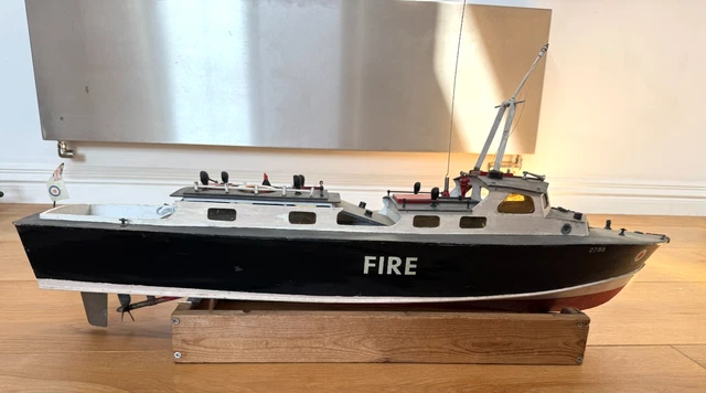 LARGE VINTAGE MODEL Boat 60s RAF Vosper Air Sea Rescue Fire Launch ...