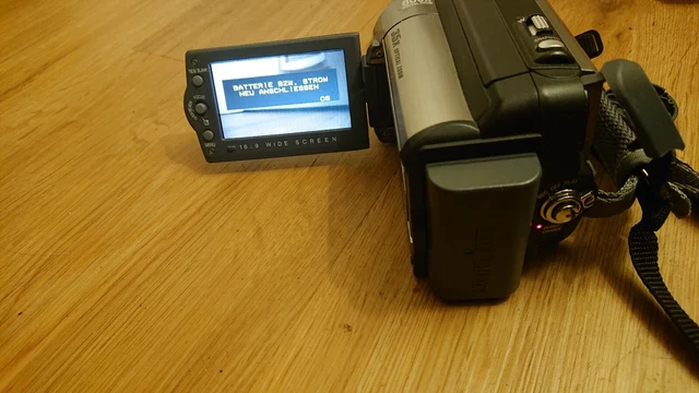 JVC GR-D818 (35X optischer Zoom, 800x digital Zoom, Mini DV ...
