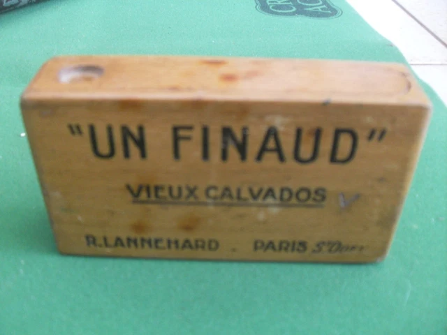 ANCIENNE BOITE A CARTES de Bistrot en bois "UN FINAUD - UN SUISSE de ...