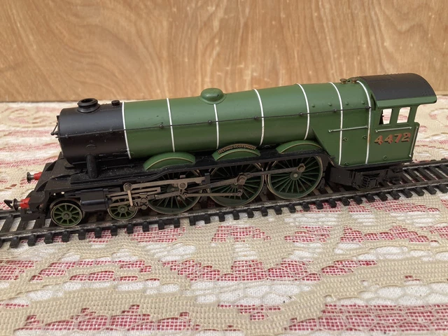 HORNBY RAILWAYS ‘FLYING Scotsman’ locomotive in LNER livery. Tender-drive versio EUR 25,10 ...