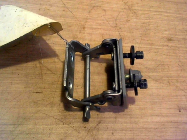 CHARNIERE DE PORTE arriere gauche FORD FUSION 1527348 EUR 20,00 ...