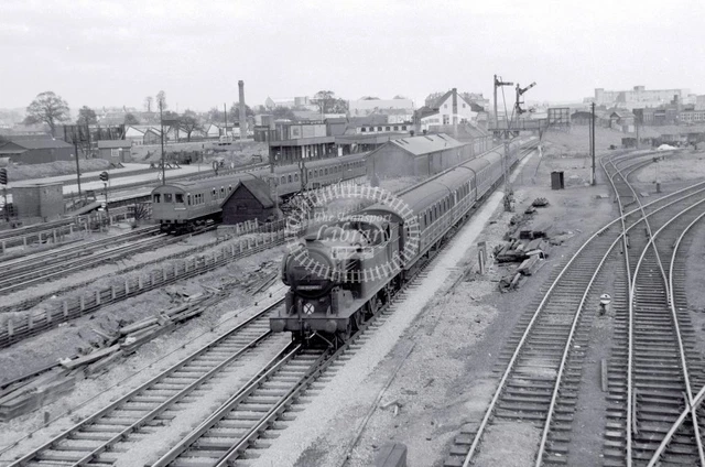 PHOTO BR BRITISH Railways Steam Locomotive Class N2 69572 at Neasden £1 ...