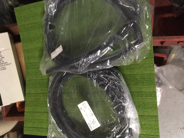 NEW MG MGB GT Rear Quarter light Seal Set, KGA818, KGA819 £33.99 ...