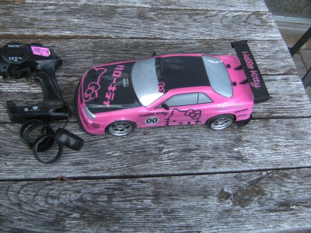 JADA TOYS HELLO Kitty RC Nissan Skyline GTR 1:10 Remote Control Car ...