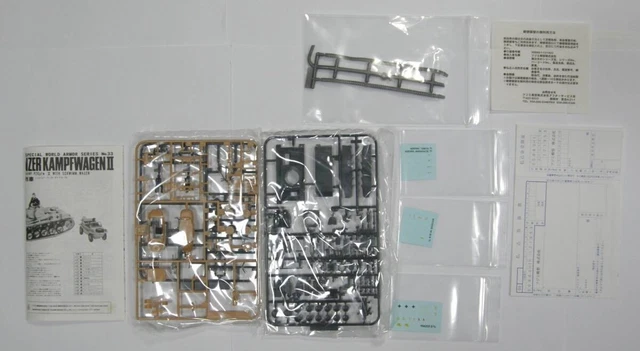 [UMKARTON HAT KRATZER, Innentasche] 1/76 Fujimi Panzer II Tank mit EUR ...