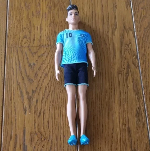 KEN FASHIONISTA DOLL Barbie Football Theme Footballer Kit Boots Hardly ...