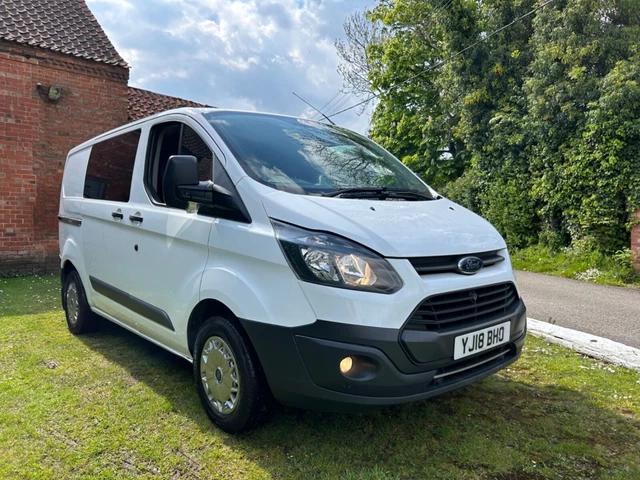 FORD TRANSIT CUSTOM 310 18 reg 5 seat crew van NO VAT euro 6 £6,950.00 ...
