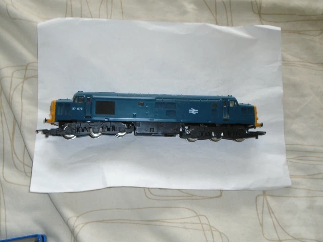HORNBY R751 BR Class 37 Co-Co Diesel Locomotive 37073 Tested Ok £40.00 ...