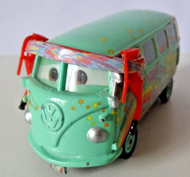 PIT CREW MEMBER Fillmore - Disney - Pixar - Cars - 1/55 - VW Combi EUR ...