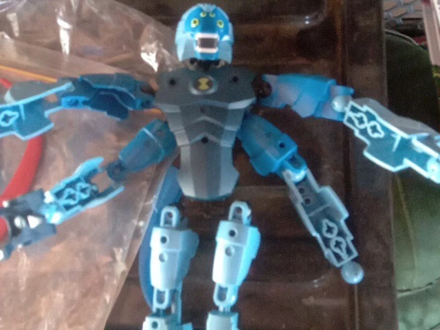 LEGO BEN 10 Alien Force Spidermonkey (8409) Incomplete Plus One Other ...