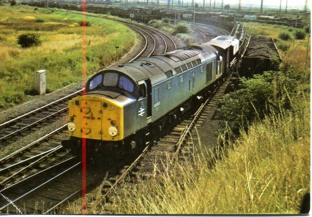 CLASS 40 DIESEL locomotive 40093 Freight train Warrington Arpley 1977 ...