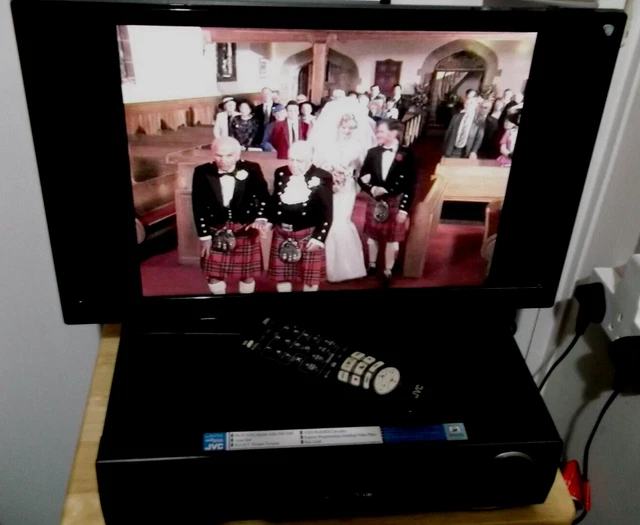 JVC VHS VIDEO PLAYER/RECORDER & Remote Control Perfect Working Order ...