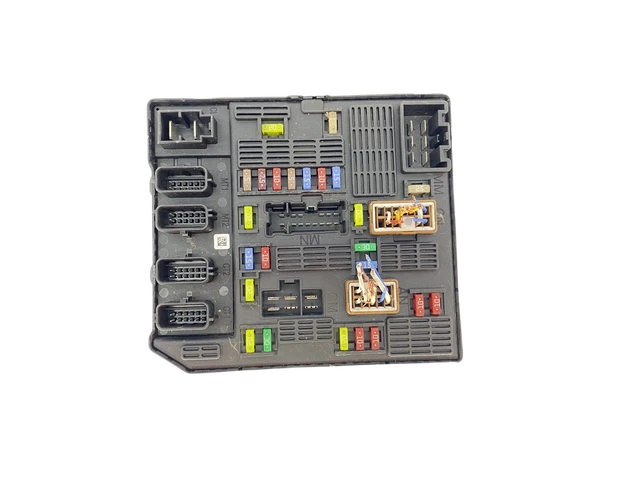 CALCULATEUR ECU USM L38 J4, 284B60738R, 28-4057-2302-3-00 Renault EUR ...