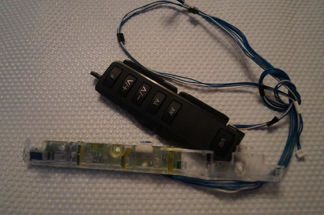 IR SENSOR TXN/V10PCD & Side Buttons Board For 32" Panasonic Tx-L32X15B ...