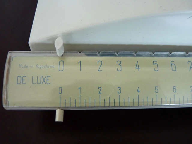 *VINTAGE KITCHEN TARA De Luxe Scale made in Yugoslavia 22 Lbs Max. 1/4 ...