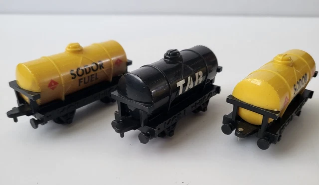 THOMAS THE TANK Engine - Sodor Fuel Tankers x2 And x1 Tar Tanker - ERTL ...