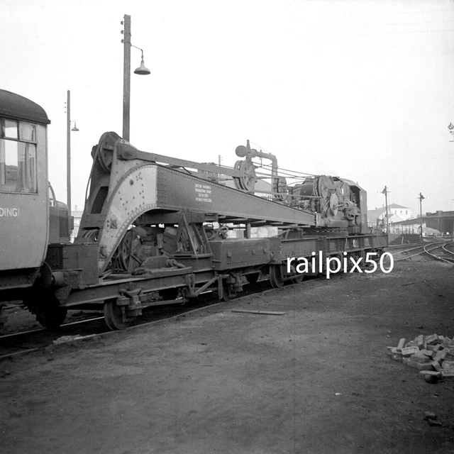 ORIGINAL LARGER RAILWAY NEGATIVE Leeds Holbeck steam breakdown crane ...