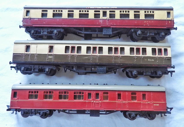 HORNBY JOUEF MODEL Trains OO/HO Guage Railway Coaches x 3 Job Lot Good ...