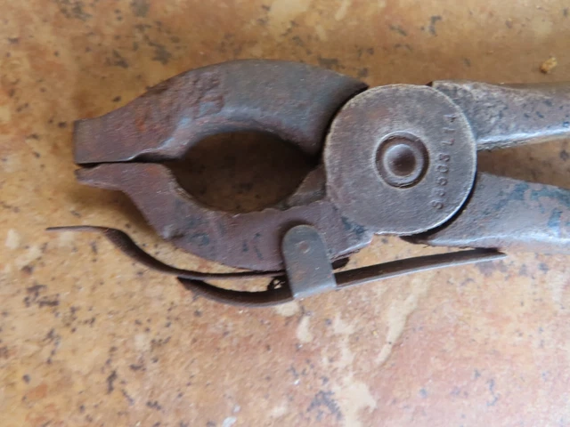 VINTAGE ELLIOT HEATON PENINSULAR BOSTON BUTTON FASTENER SEAM STAPLER £ ...