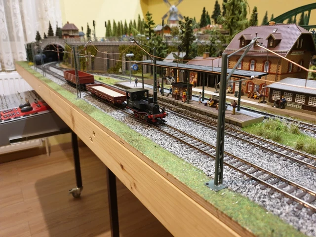 FLEISCHMANN BR98 7524 Digital mit ZIMO Sound Decoder DSS Plux 16 + 2 Güterwagen EUR 197,50 ...