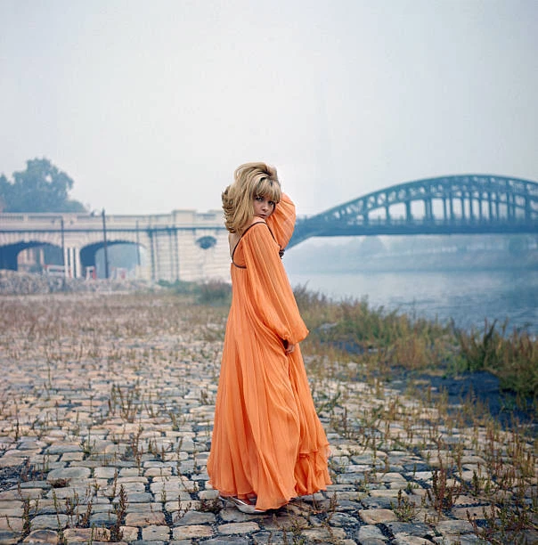 ACTRESS AGNES SPAAK circa 1960 in Paris France OLD PHOTO 4 EUR 6,51 ...