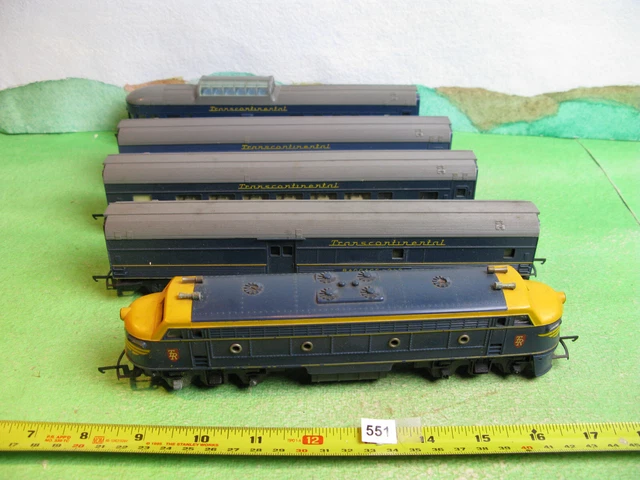 VINTAGE TRIANG DIESEL locomotive R159 (not running) model railway OO ...