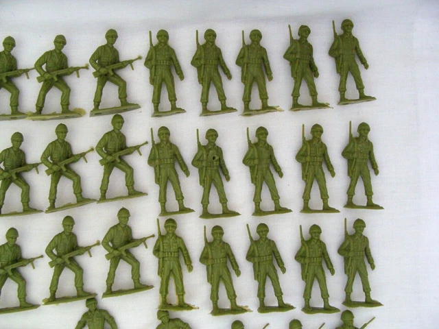 MPC MULTIPLE PRODUCTS Corporation 2" Light Green Army Men Lot Of 61 $29 ...